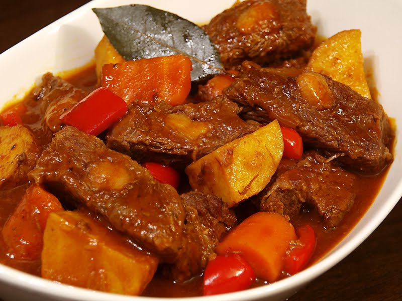 Lahat Sarap Filipino Beef Mechado Recipe lahat-sarap-filipino-beef-mechado-recipe