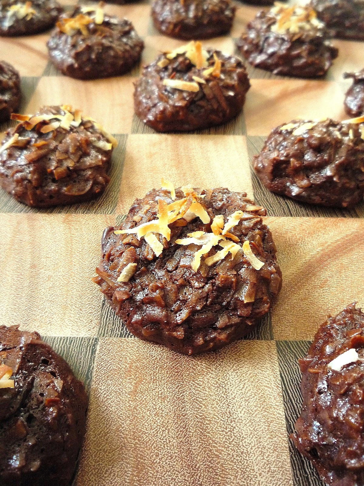 Being A Bear: 12 Days of Cookies: Day the Eighth(Chocolate Cherry Coconut Macaroons)