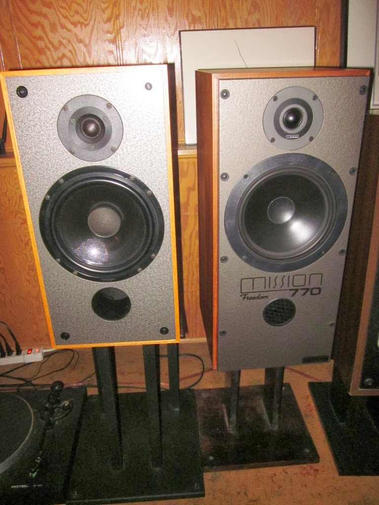 Speakerholic: Paradigm Control Monitors Speakerholic: Paradigm Control Monitors