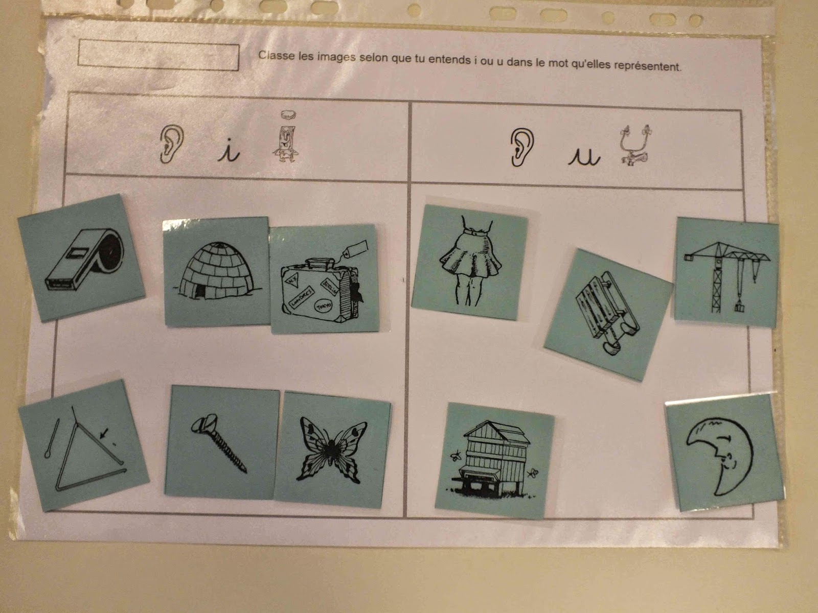 Ecole Maternelle Vitteaux: les voyelles en grande section