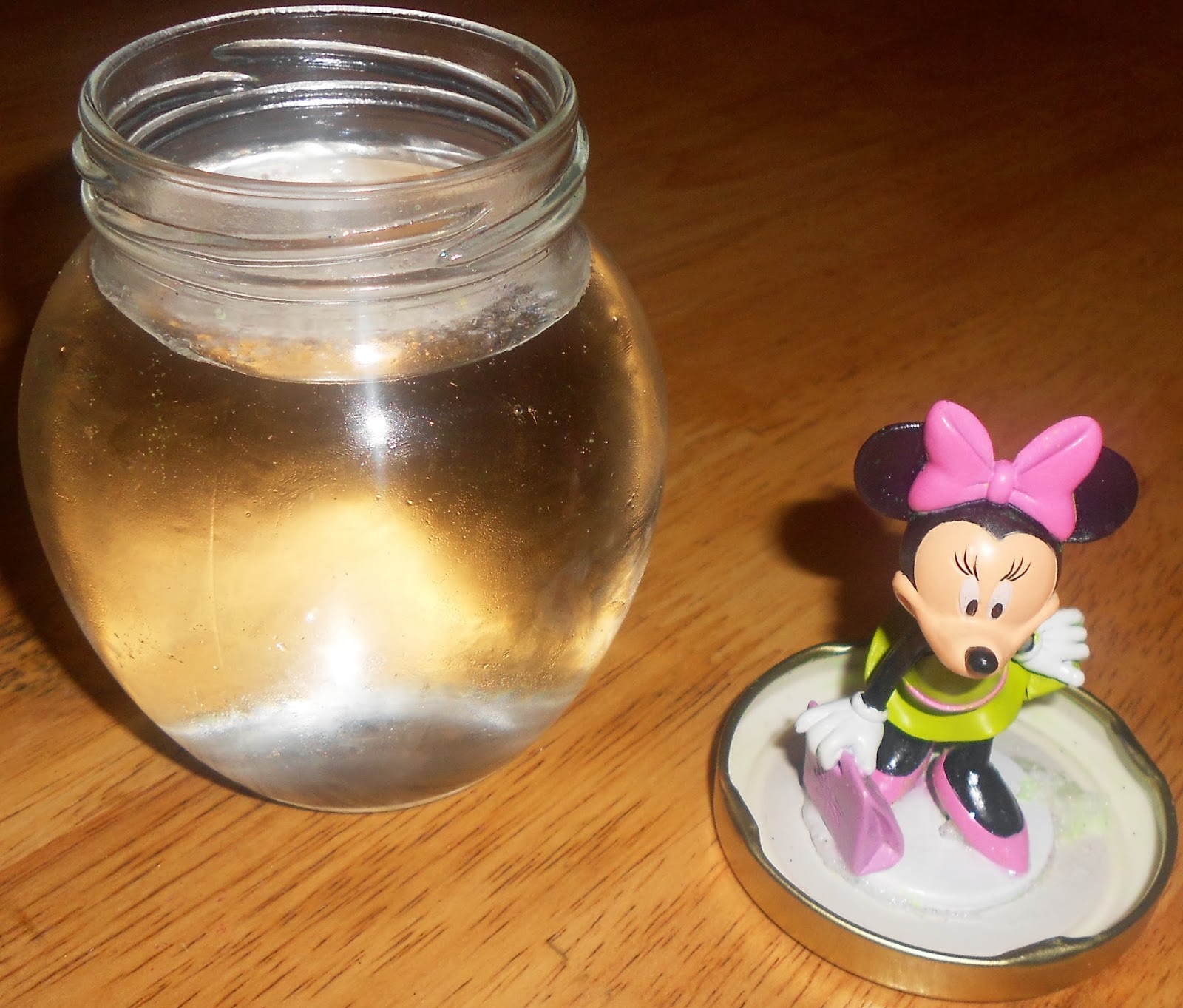 DIY Snow Globe Using Glycerin And Distilled Water Outnumbered 3 To 1 diy-snow-globe-using-glycerin-and-distilled-water-outnumbered-3-to-1