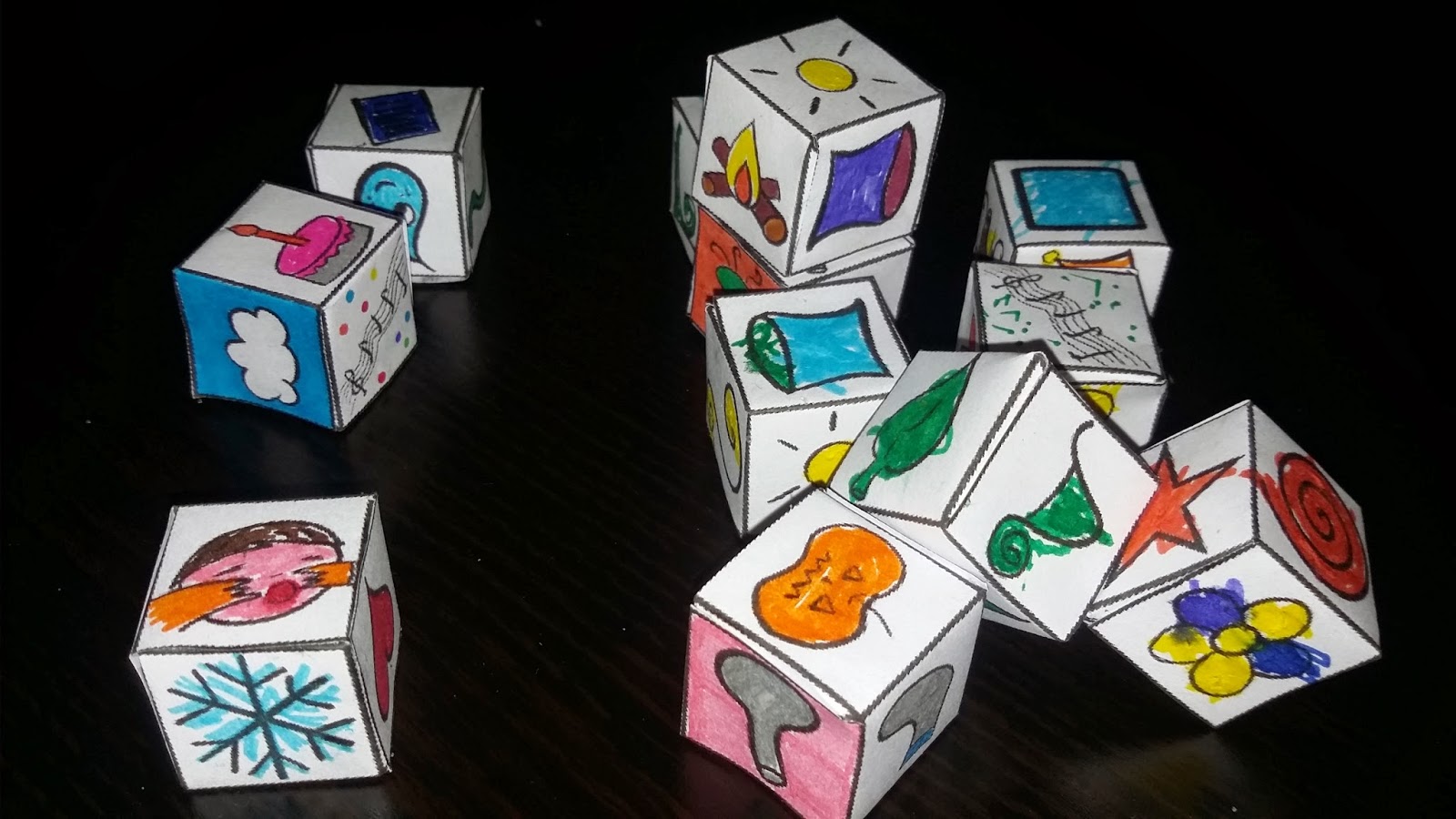 Peque-pasatiempos: Elaboración de los dados cuenta cuentos