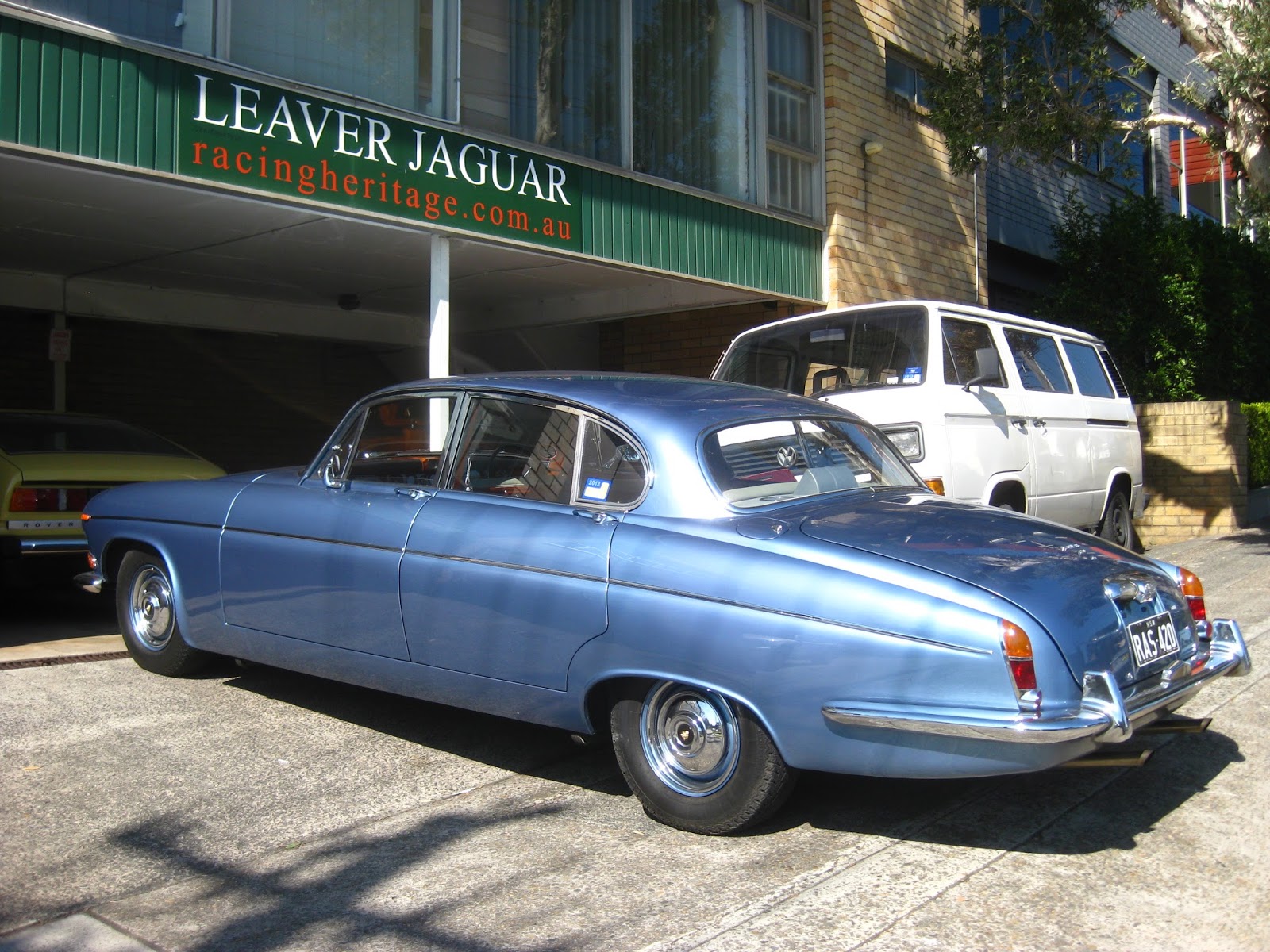 Aussie Old Parked Cars: 1970 Jaguar 420G Aussie Old Parked Cars: 1970 Jaguar 420G