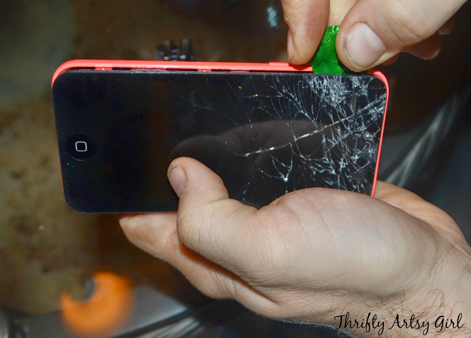 Oops I Did It Again How To Fix Your Cracked Cell Phone Screen oops-i-did-it-again-how-to-fix-your-cracked-cell-phone-screen