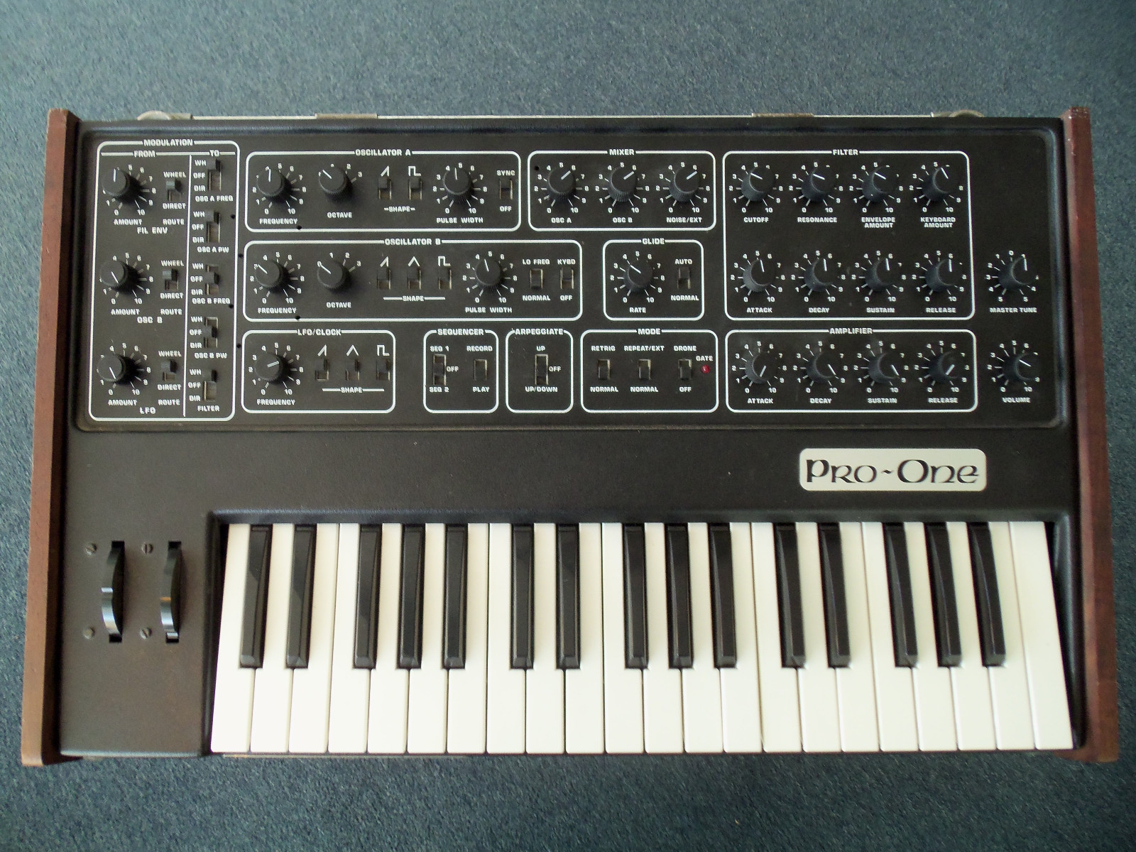 MATRIXSYNTH-B: Sequential Circuits Pro One