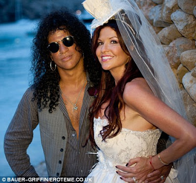 Slash e Perla Renovam Votos De Casamento Em Ibiza! ~ Duff Mckagan Fã Clube
