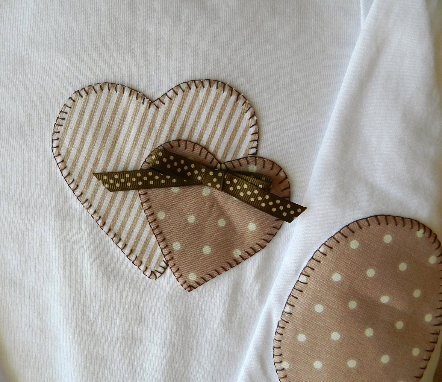 Camisetas patchwork corazones - Imagui
