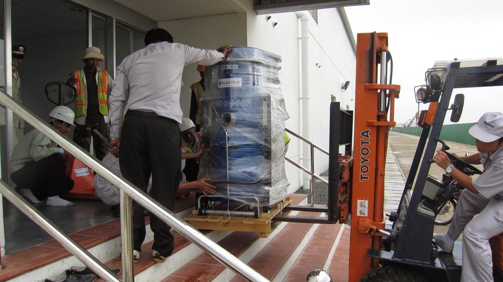 BK Freight Logistics: Experience Warehouse & Distribution