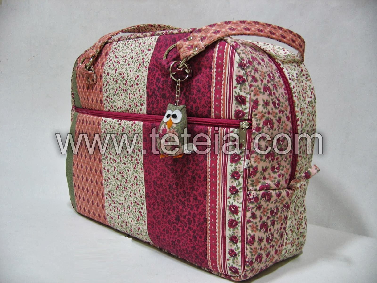 Tetéia Patchwork: Maleta de viagem_faixas patchwork/rosa - cod 35