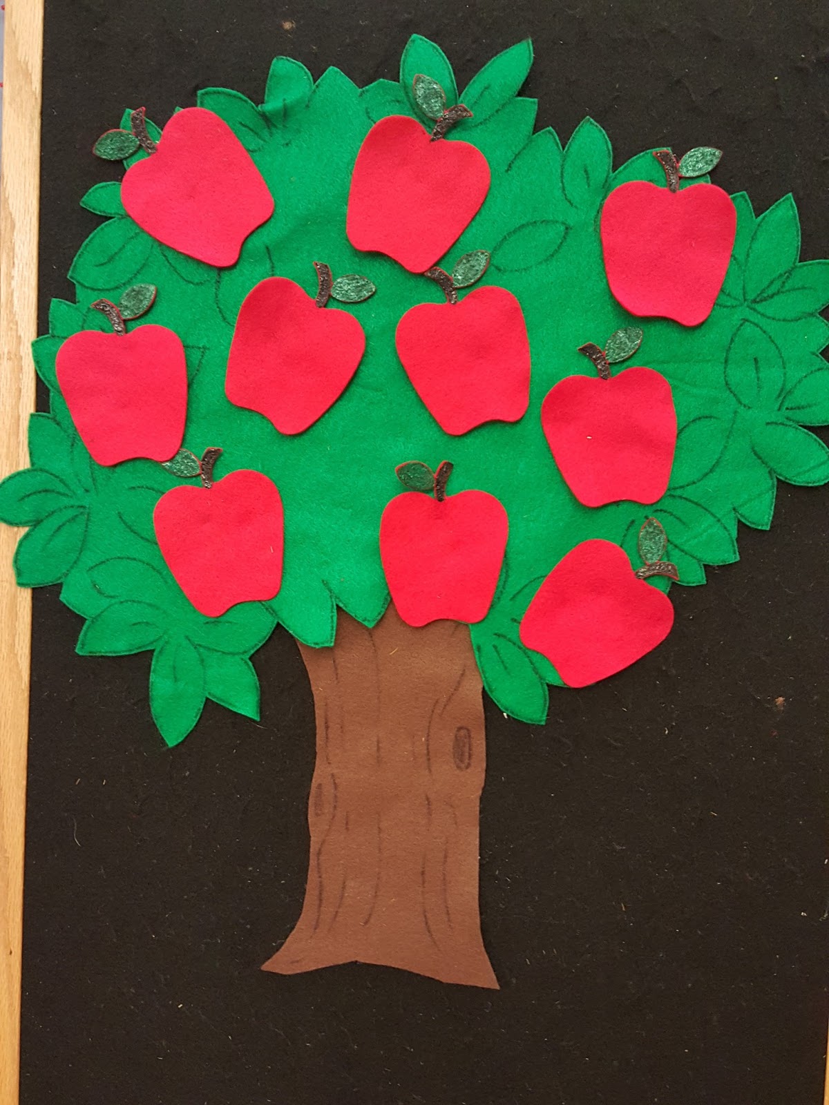 Literary Hoots: Apples & Autumn Storytime