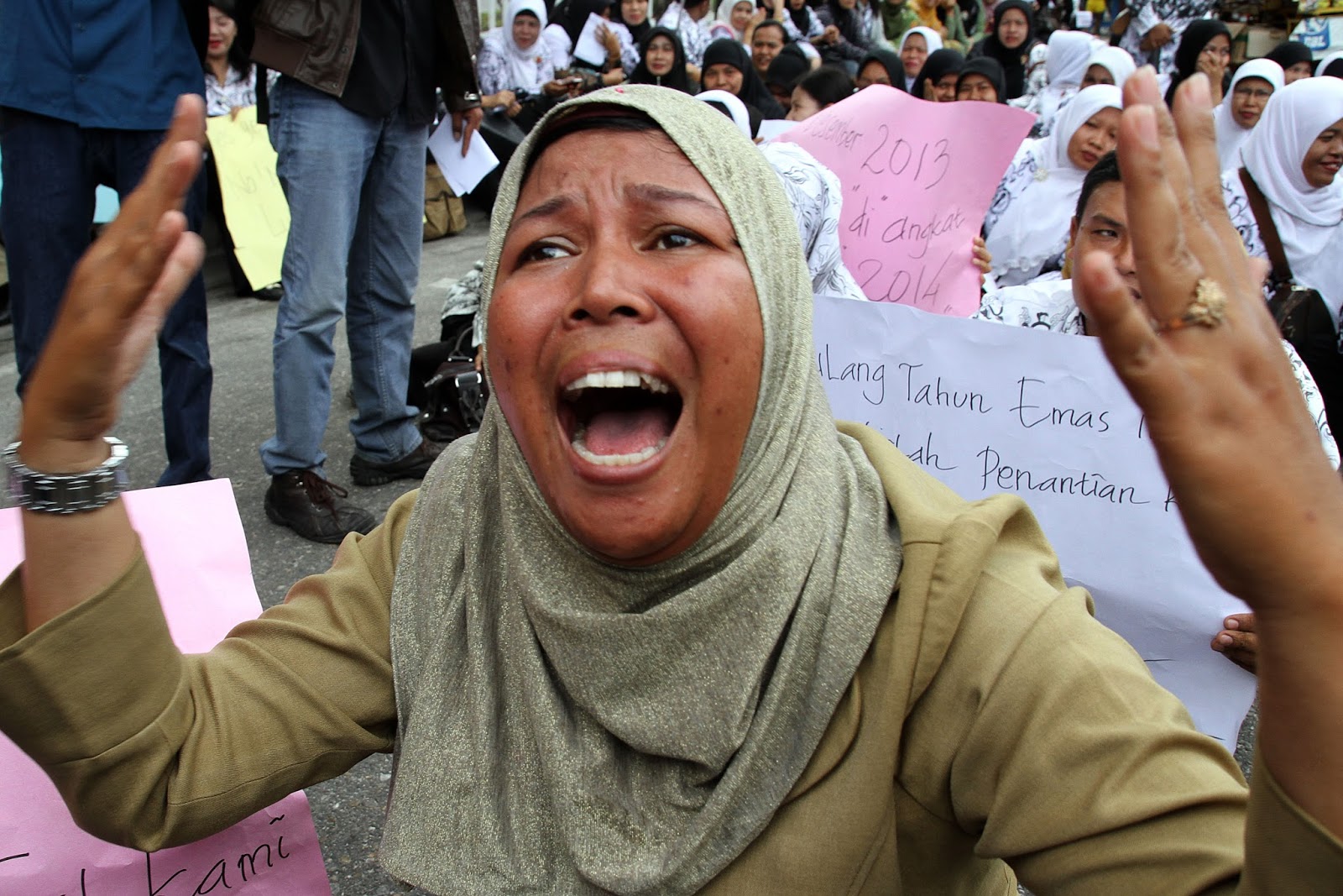 Bang Imam Berbagi: Berapa Guru Honorer di SMK Bang Imam Berbagi: Berapa Guru Honorer di SMK