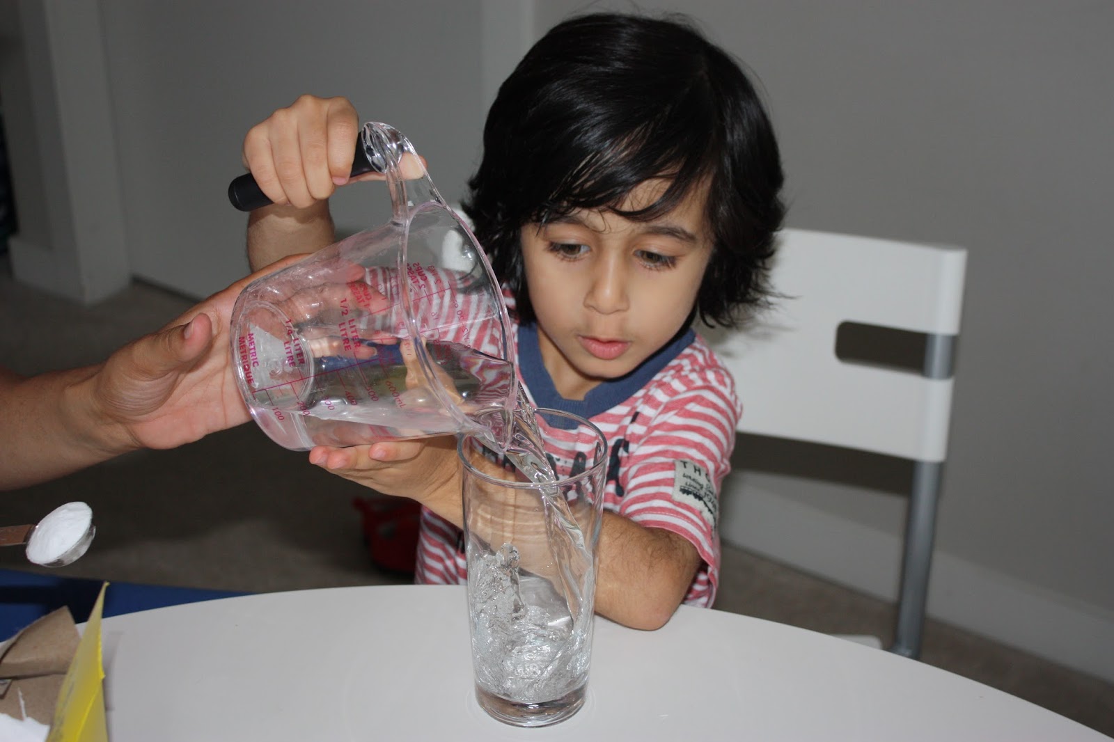 Dancing Spaghetti Science Experiment - Workout with Salma