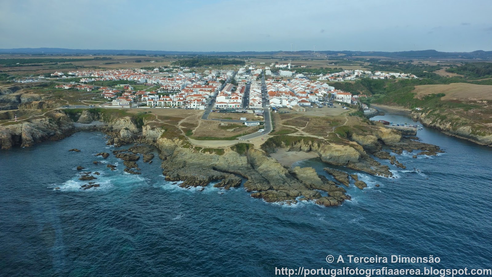 A Terceira Dimensão - Fotografia Aérea: Porto Covo A Terceira Dimensão - Fotografia Aérea: Porto Covo