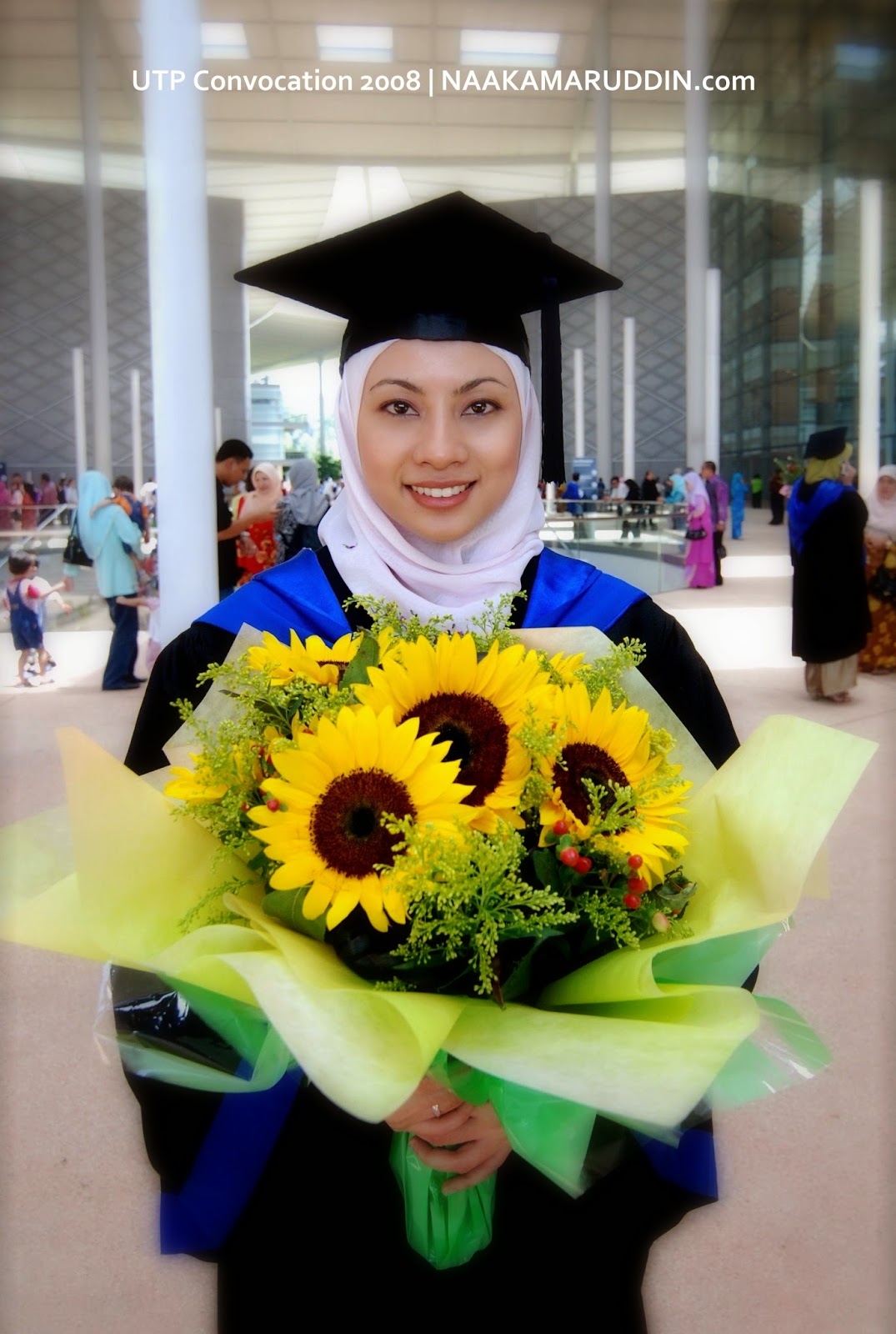 UTP CONVOCATION 2008 - Premium Beautiful Therapants Theravest by Naa Kamaruddin