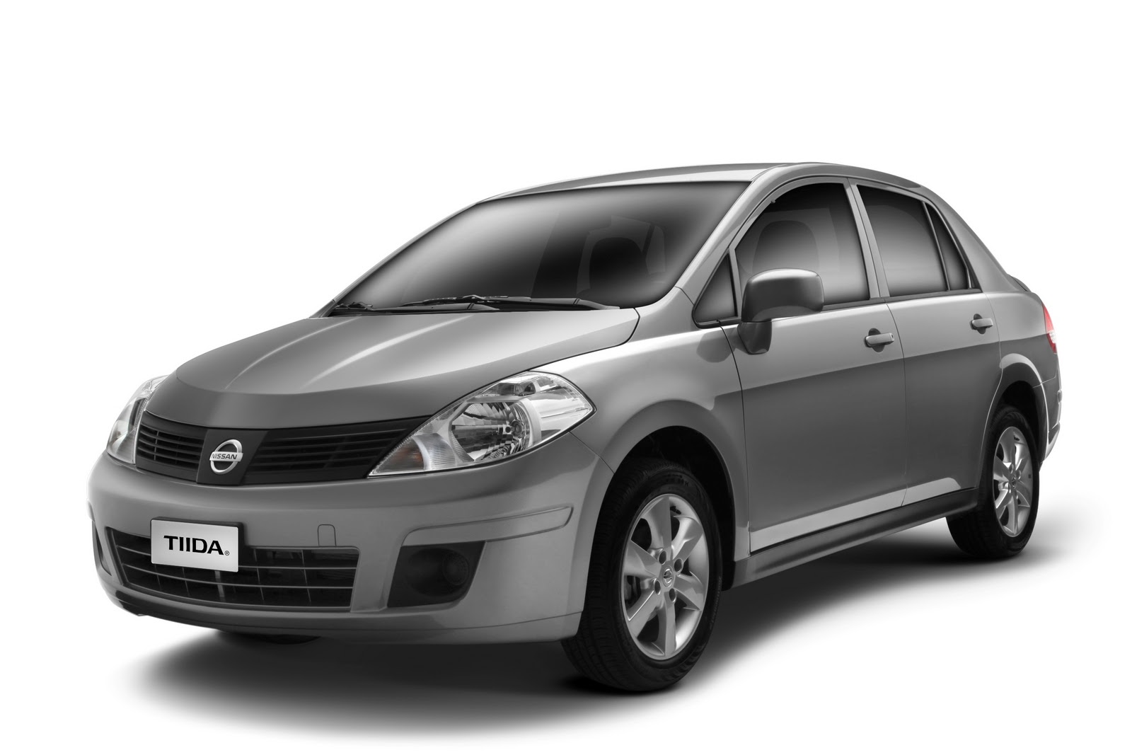 RENUEVA NISSAN SU MODELO TIIDA SED N Periodismo Activo renueva-nissan-su-modelo-tiida-sed-n-periodismo-activo