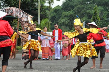 Suku Ambon - Pesona Nusantara