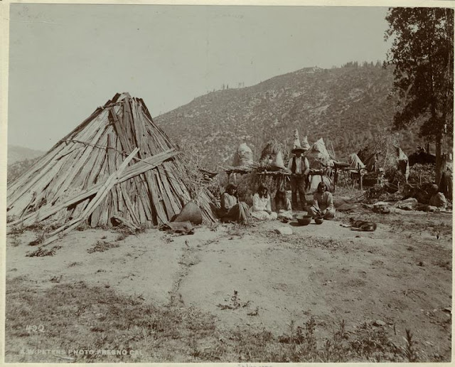 American Indian's History and Photographs: Houses of California Native ...