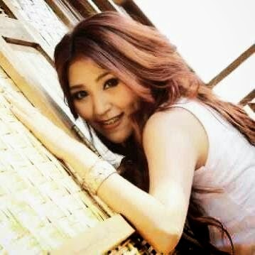 Jagat Dangdut: Lirik Lagu Rini Rose - Uang Gituan