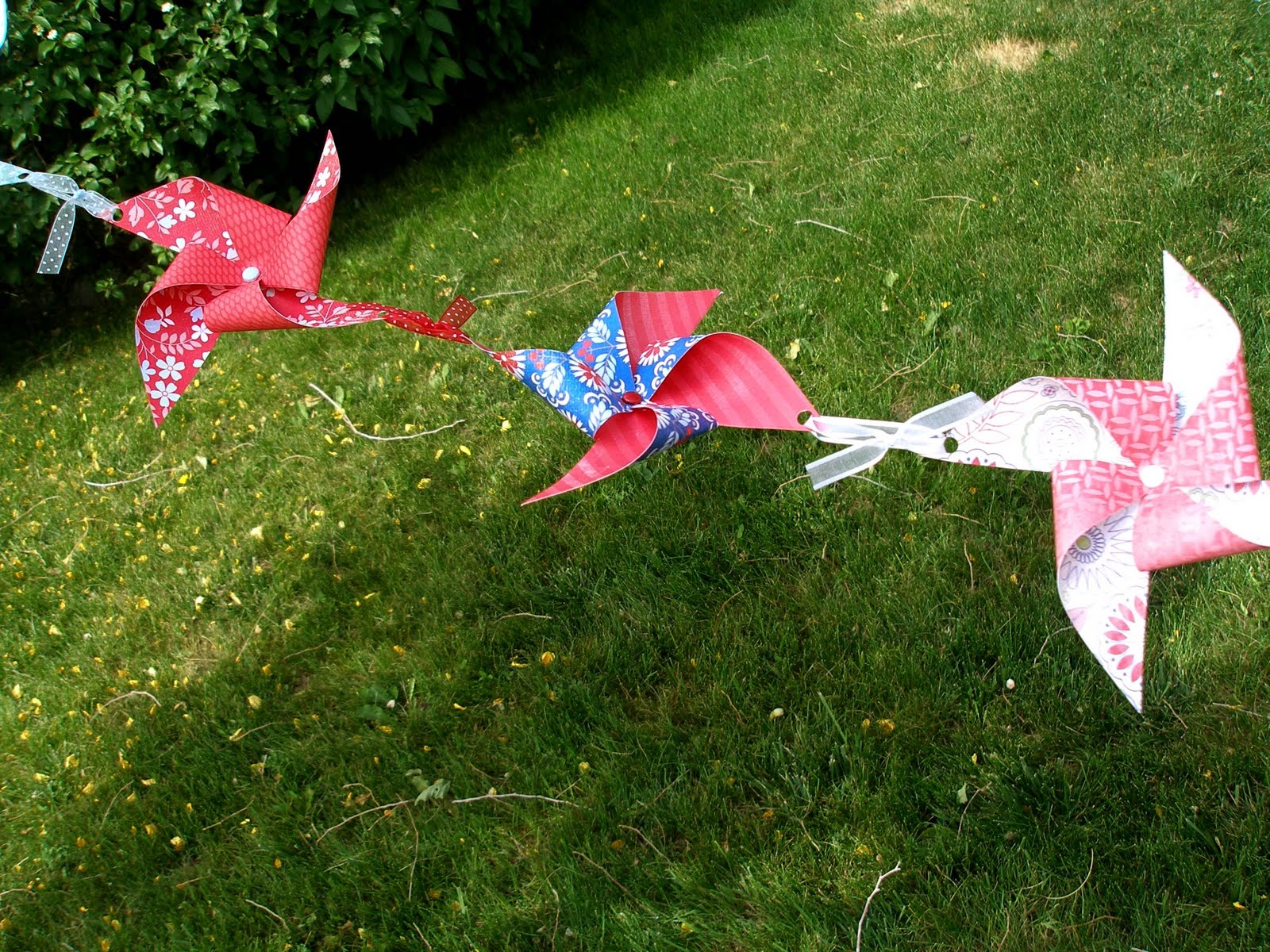 Juneberry Lane Tutorial Tuesday DIY Paper Pinwheels juneberry-lane-tutorial-tuesday-diy-paper-pinwheels