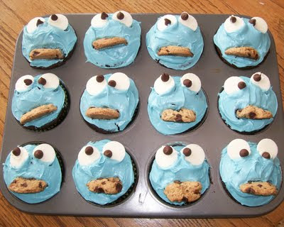 Serving Pink Lemonade: Cookie Monster Cupcakes