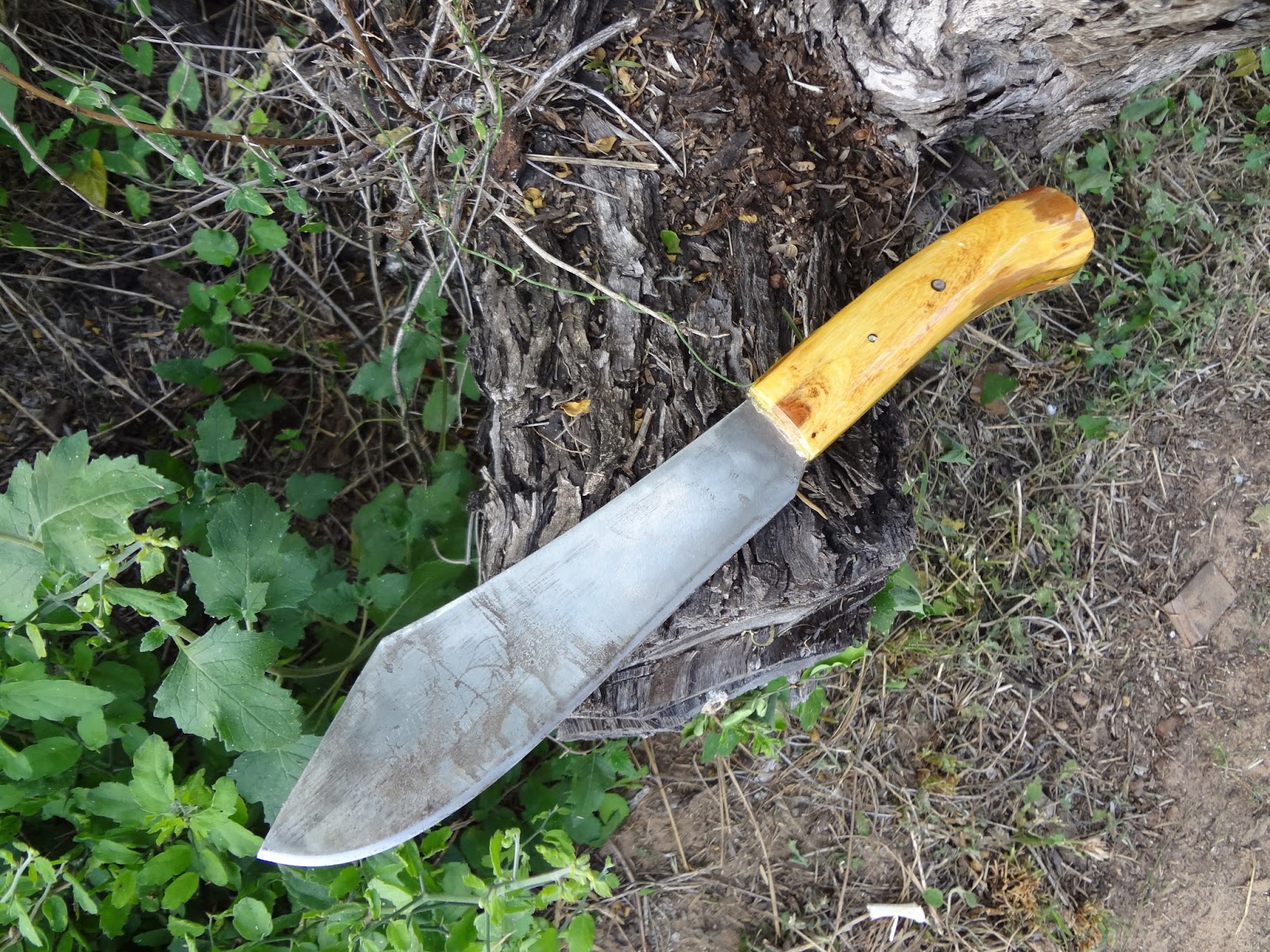 Woods Roamer: PERSONALIZING YOUR MACHETE