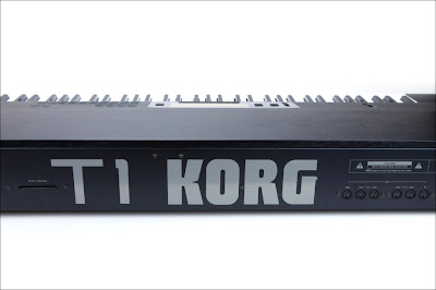 MATRIXSYNTH-B: Korg T1 keyboard workstation SN 004440