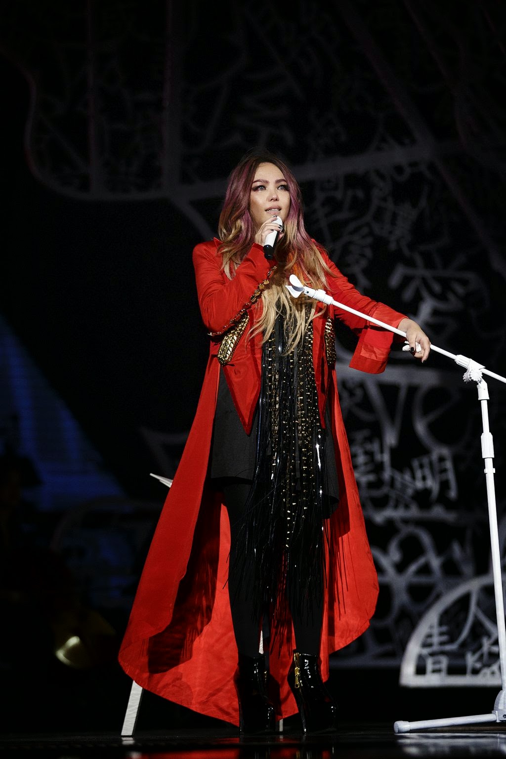 「烏托邦」“妹力四射” a MEI攜分身AMIT熱力開唱 - WoWoNews