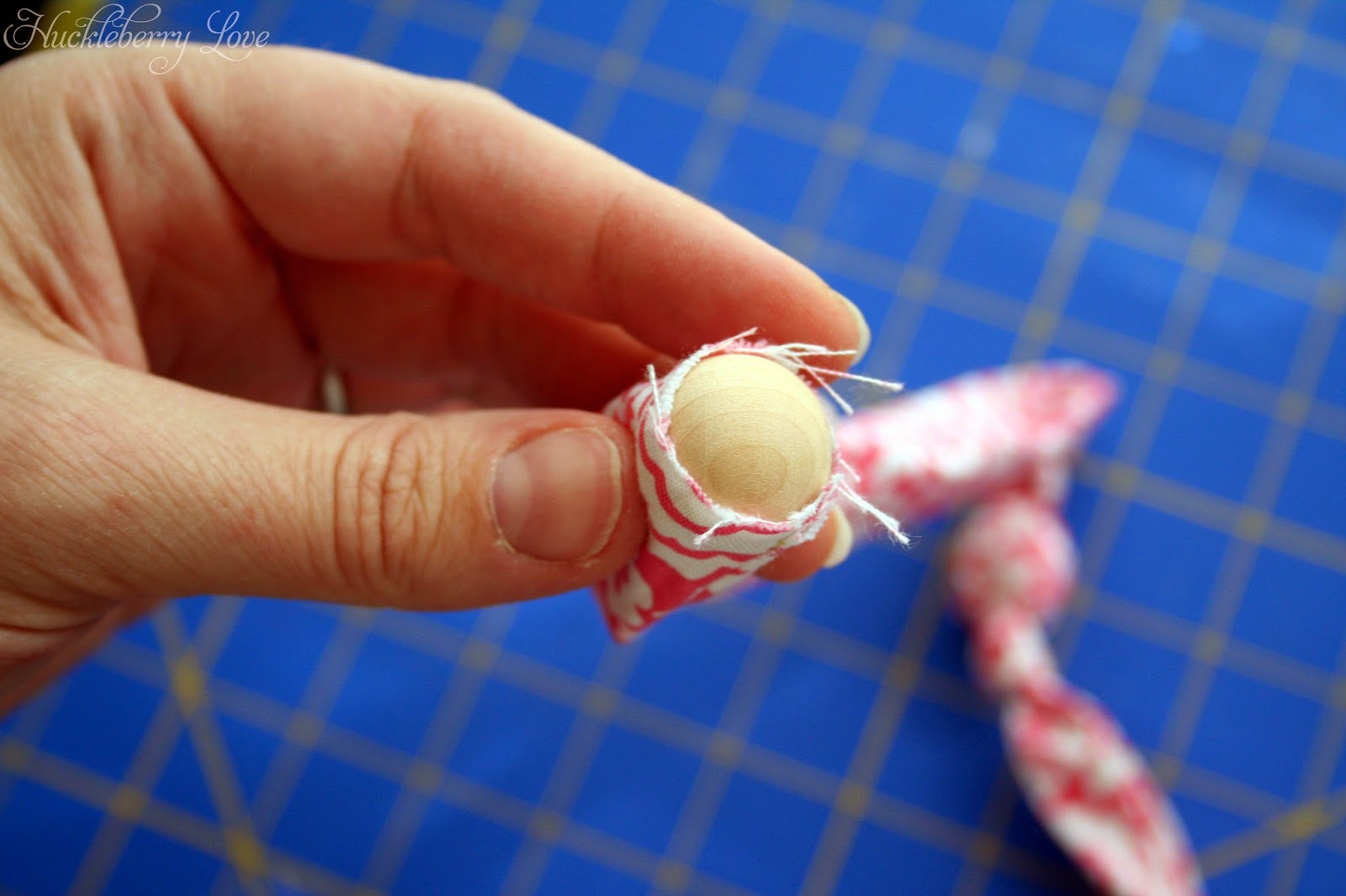 Huckleberry Love: DIY Bubblegum Necklace {Tutorial}