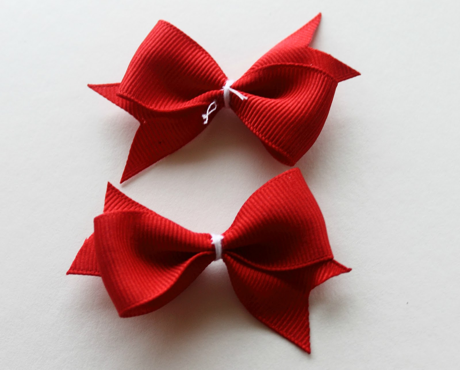 Make It Cozee Tutorial How To Make Big Hair Bow Clips make-it-cozee-tutorial-how-to-make-big-hair-bow-clips