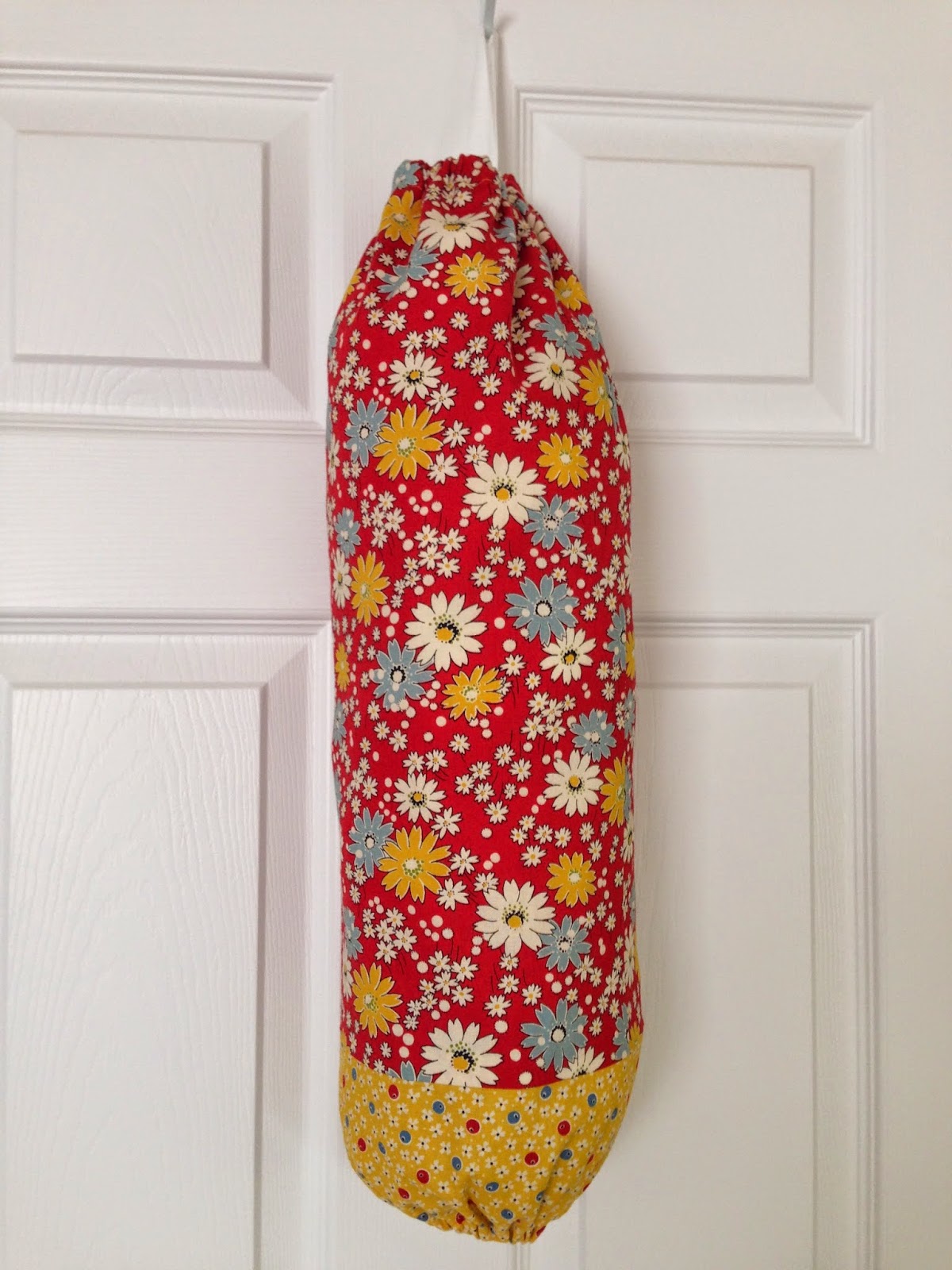 Sew Inspired Handmade Love Plastic Bag Holder Tutorial sew-inspired-handmade-love-plastic-bag-holder-tutorial