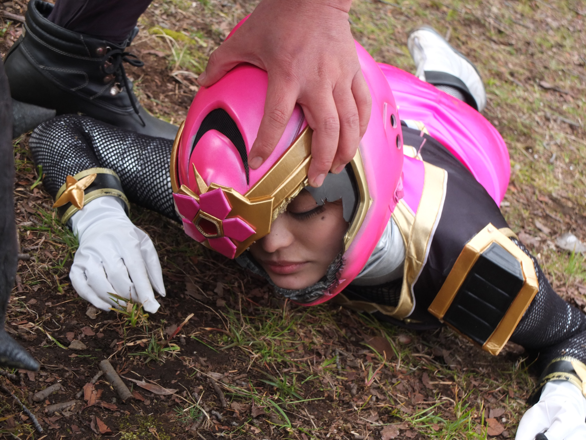 SUPERHEROINE PERIL: NINJA RANGER PINK PART 1 (PERIL SCENE)