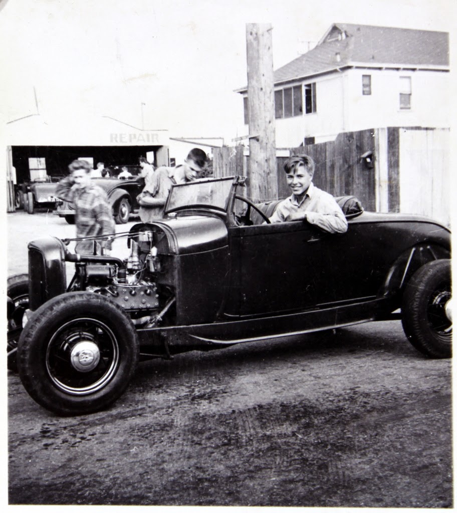 Flat Out Press: The Happy Hot Rodder - 29 Ford Flat Out Press: The Happy Hot Rodder - 29 Ford