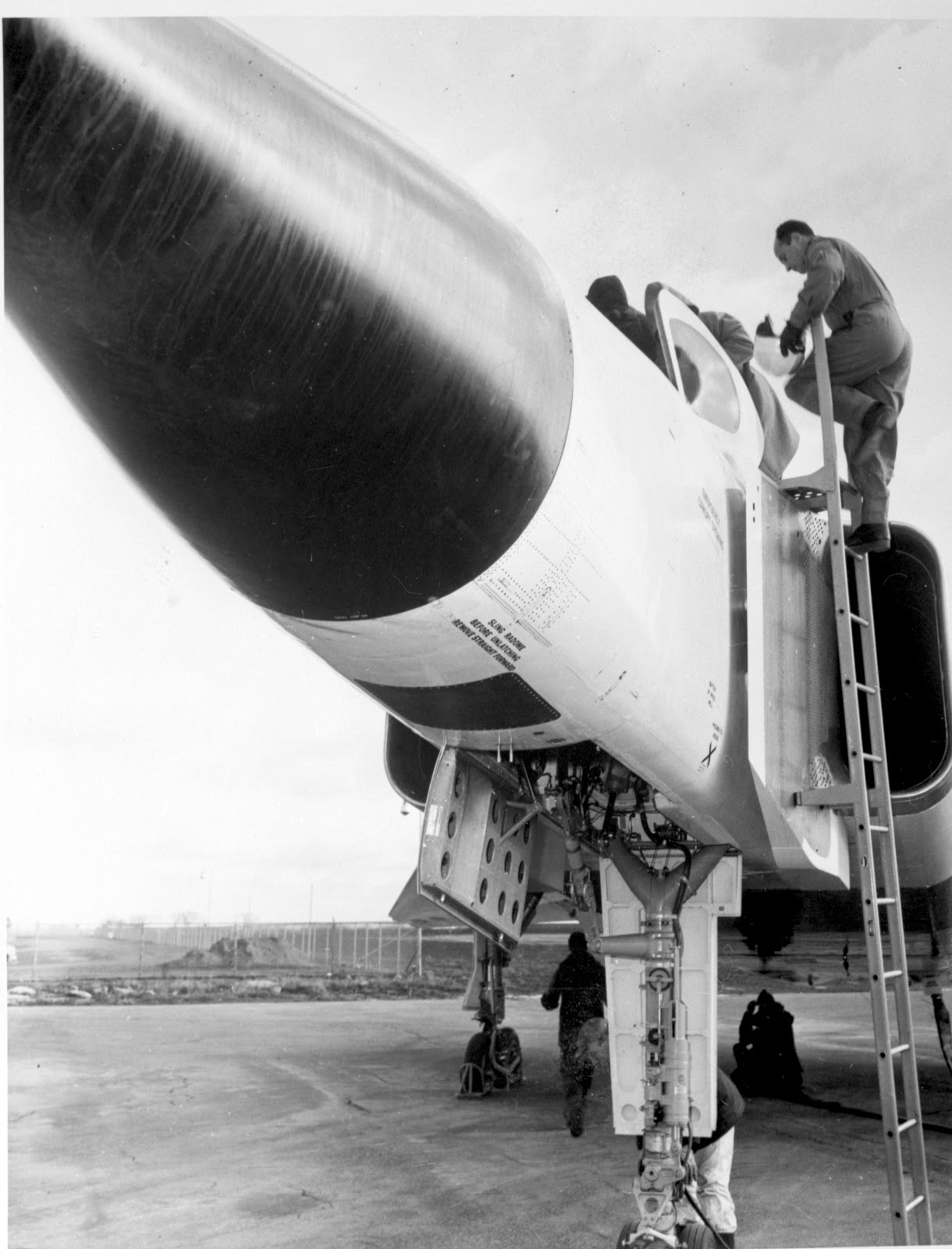 Collectibles CF 105 Avro Arrow Landing Approach Black White 8 X 10 collectibles-cf-105-avro-arrow-landing-approach-black-white-8-x-10