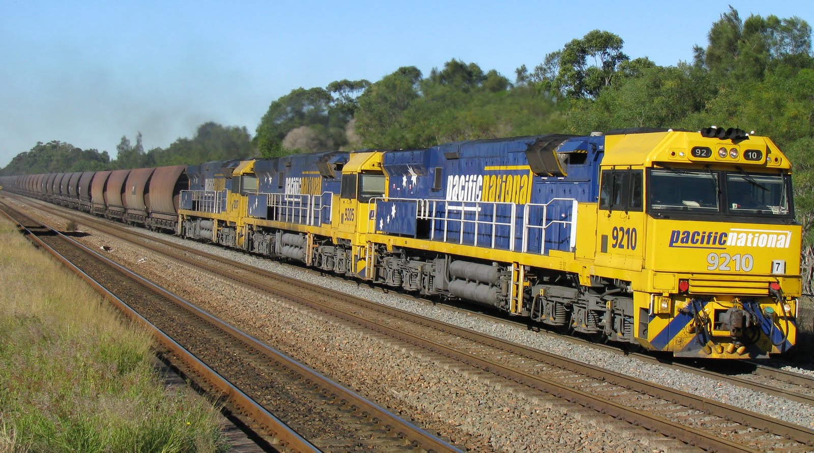 World Railways — Pacific National Freight Train (Australia) World Railways — Pacific National Freight Train (Australia)