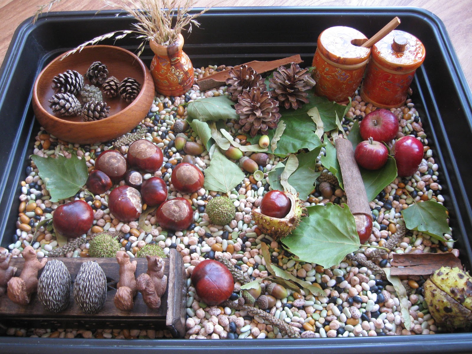 Pre school Play Autumn Sensory Play pre-school-play-autumn-sensory-play