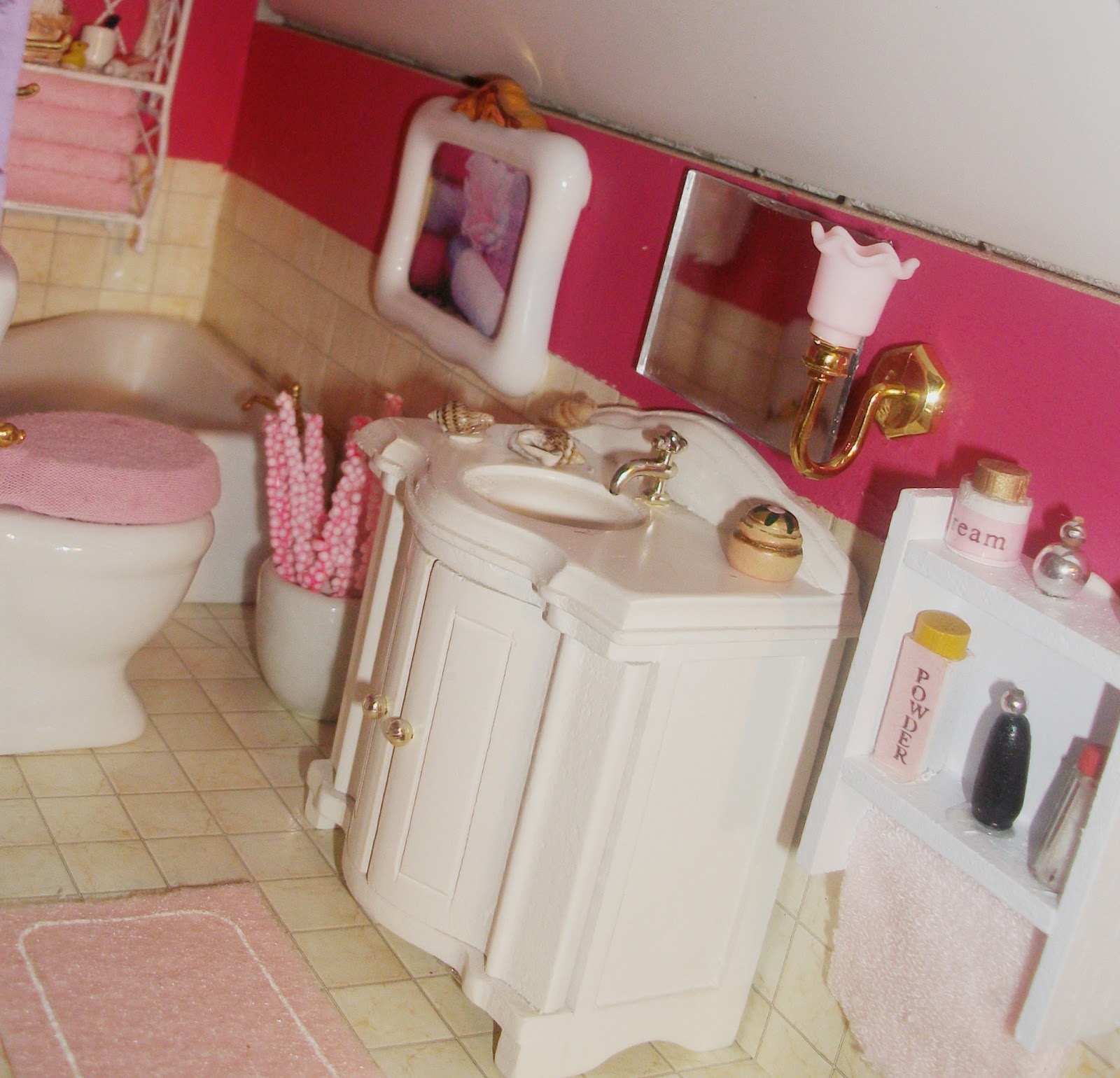 Un mundo en pequeñas dimensiones: Mi casita de muñecas: el baño Un mundo en pequeñas dimensiones: Mi casita de muñecas: el baño