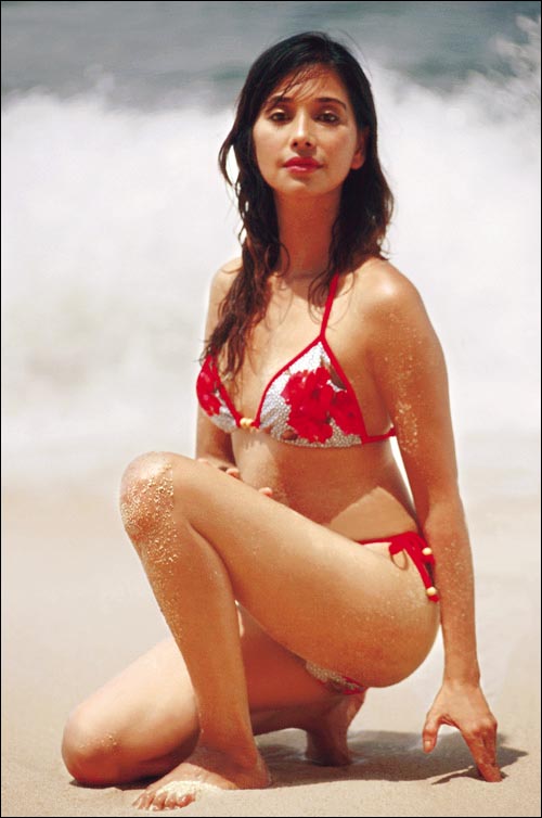 Ayu Azhari Red Bikini - Foto Sexy Artis Indonesia