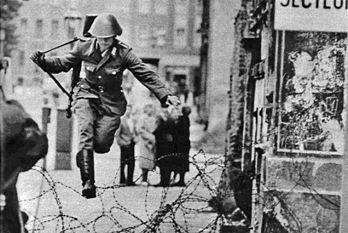 Deutsch 310 Bodigor: DDR: Widerstand und Opposition Deutsch 310 Bodigor: DDR: Widerstand und Opposition
