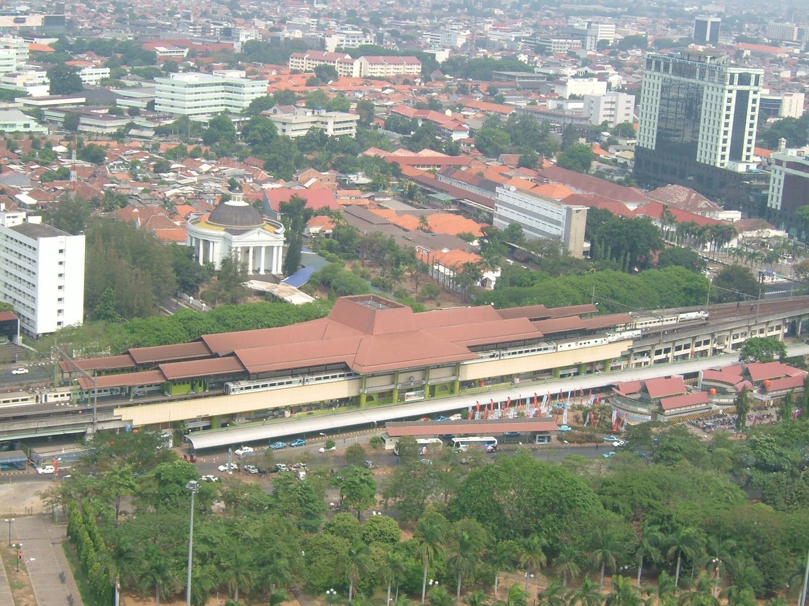 Stasiun Kereta Api Gambir - Perumperindo.co.id