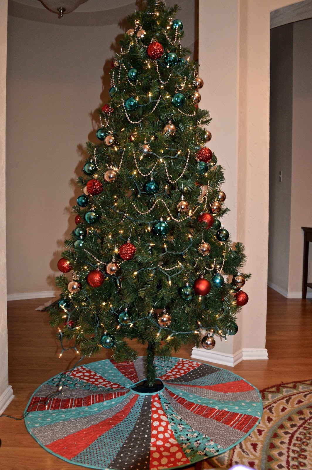 Ellyn s Place Tree Skirt ellyn-s-place-tree-skirt