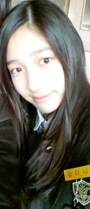 T-ara's Dani, "Excited to wear a school uniform for the first time" :: FOOYOH ENTERTAINMENT