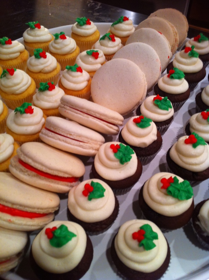 A Party Style Xmas In July Simple Dessert Trays a-party-style-xmas-in-july-simple-dessert-trays
