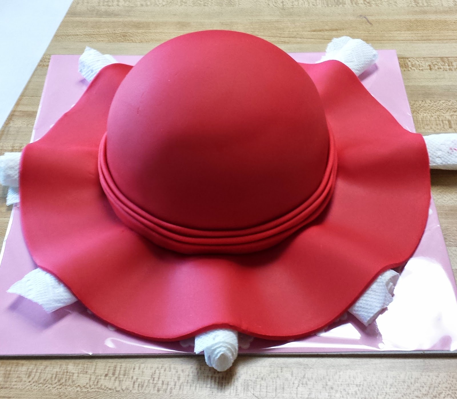 Cake Blog Super Easy Hat Cake Tutorial cake-blog-super-easy-hat-cake-tutorial