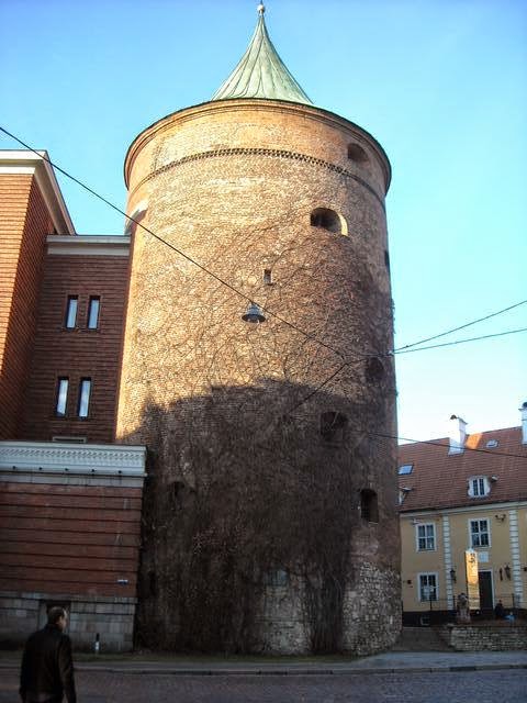 RIGA | . TUTUKI EXPRESS