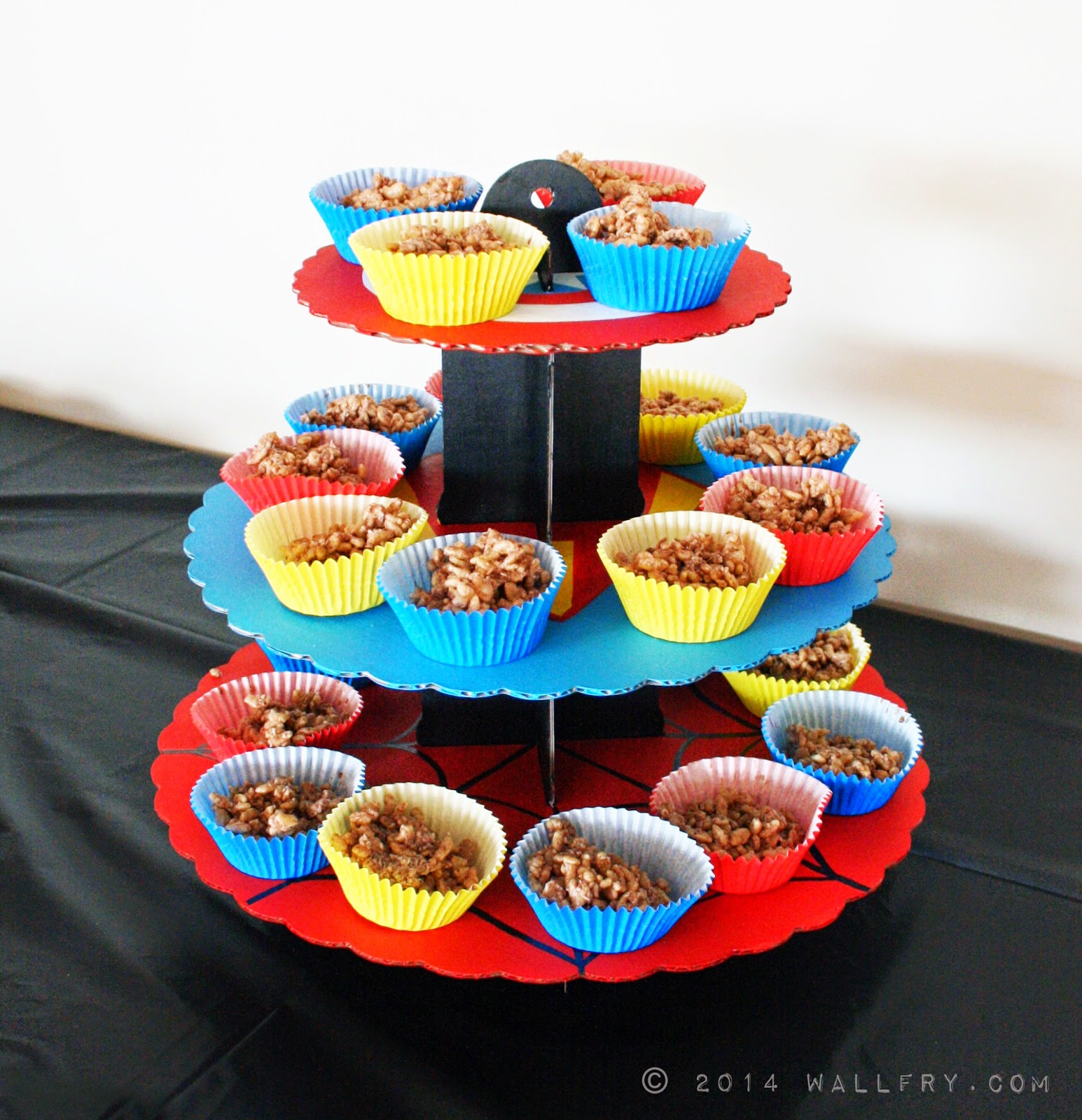 WallFry | Wall Art for Small Fry: Superhero Cupcake Stand - DIY