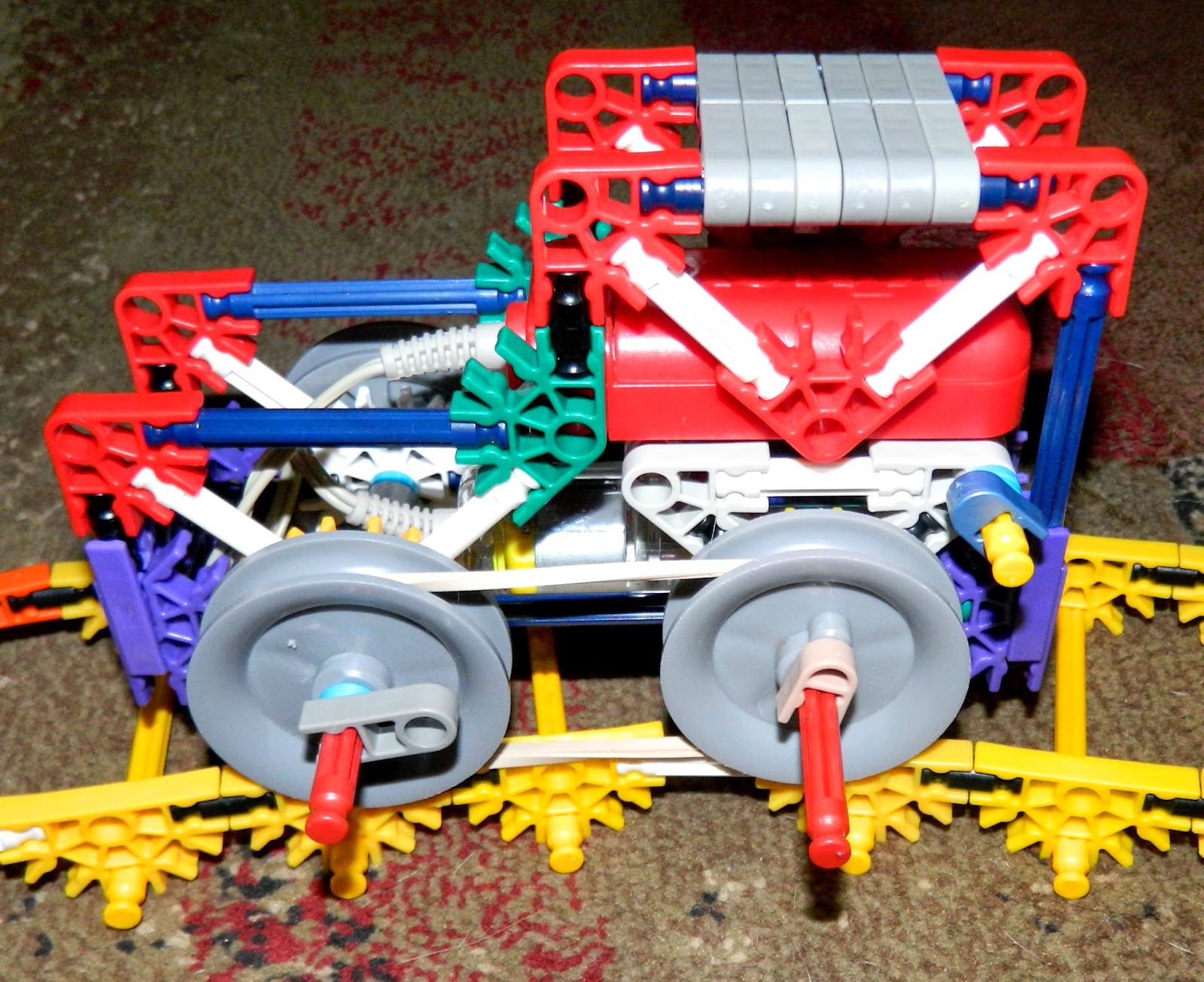 Knextravagant Kreations: Knex Electric Train | Projetos