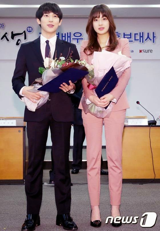 Does This Look Like An 8 Cm Height Difference Random OneHallyu does-this-look-like-an-8-cm-height-difference-random-onehallyu