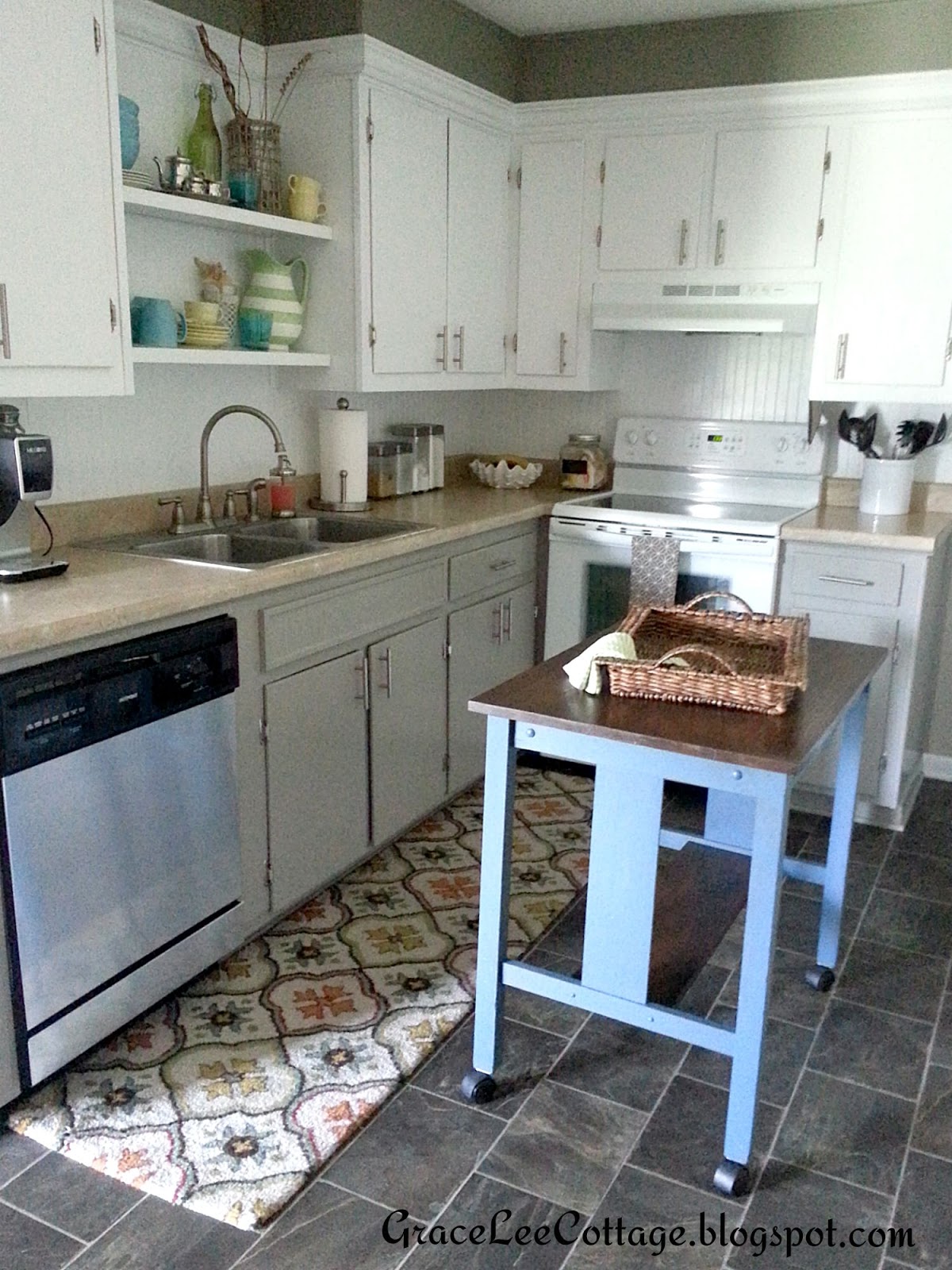 Grace Lee Cottage: Updating old kitchen cabinets Grace Lee Cottage: Updating old kitchen cabinets