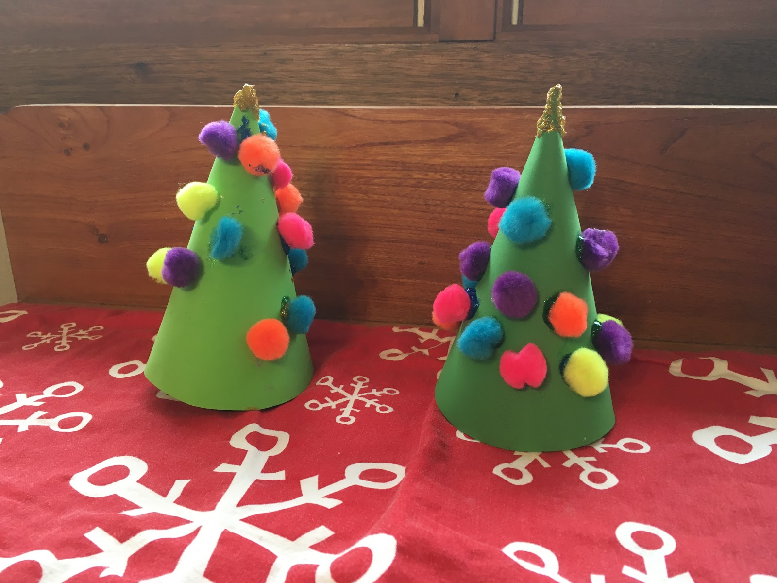 bybmg: Kids Pom Pom Christmas Tree