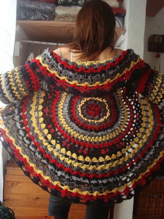 Chalecos circulares tejidos en crochet - Imagui